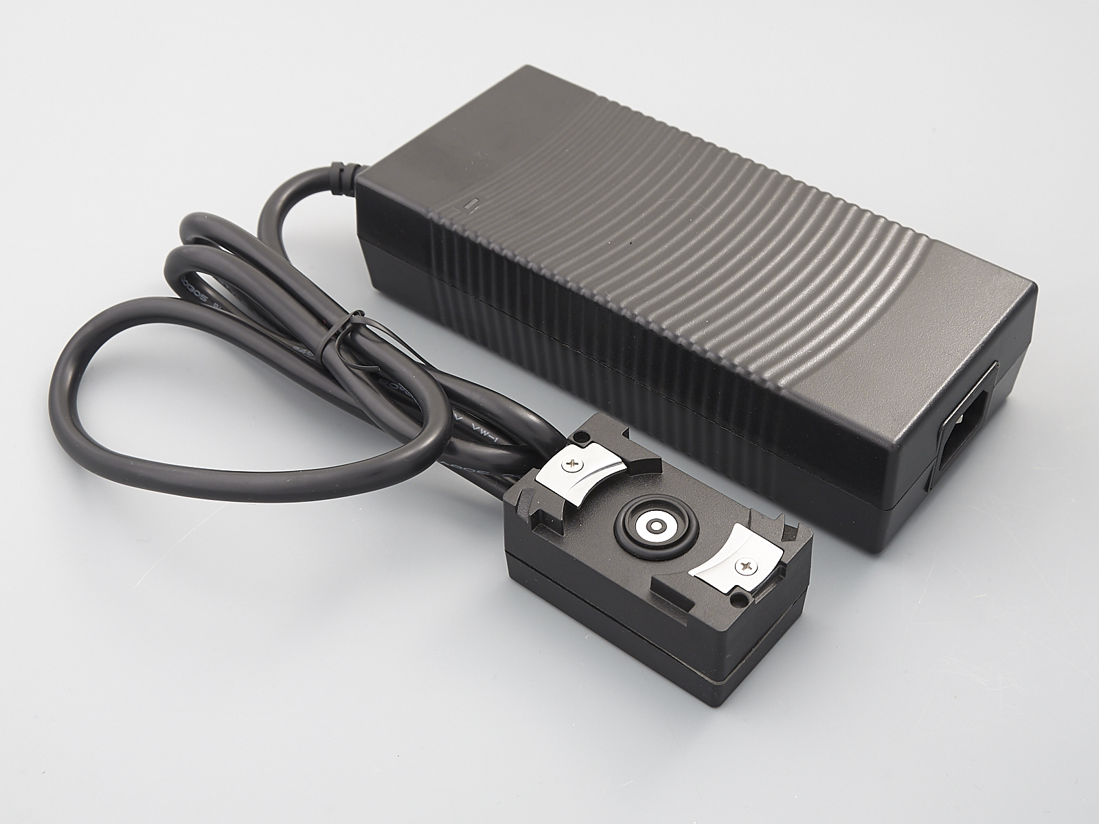 SupplyNet | Battery Eliminator AN/PRC-163 AC/DC 12V (192 Watts)