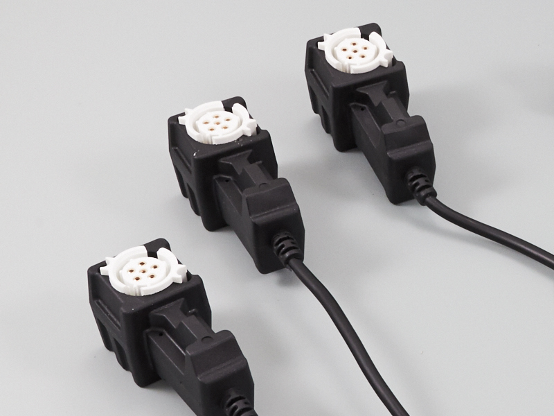SupplyNet | 24V 3-Way Splitter Cable Assembly
