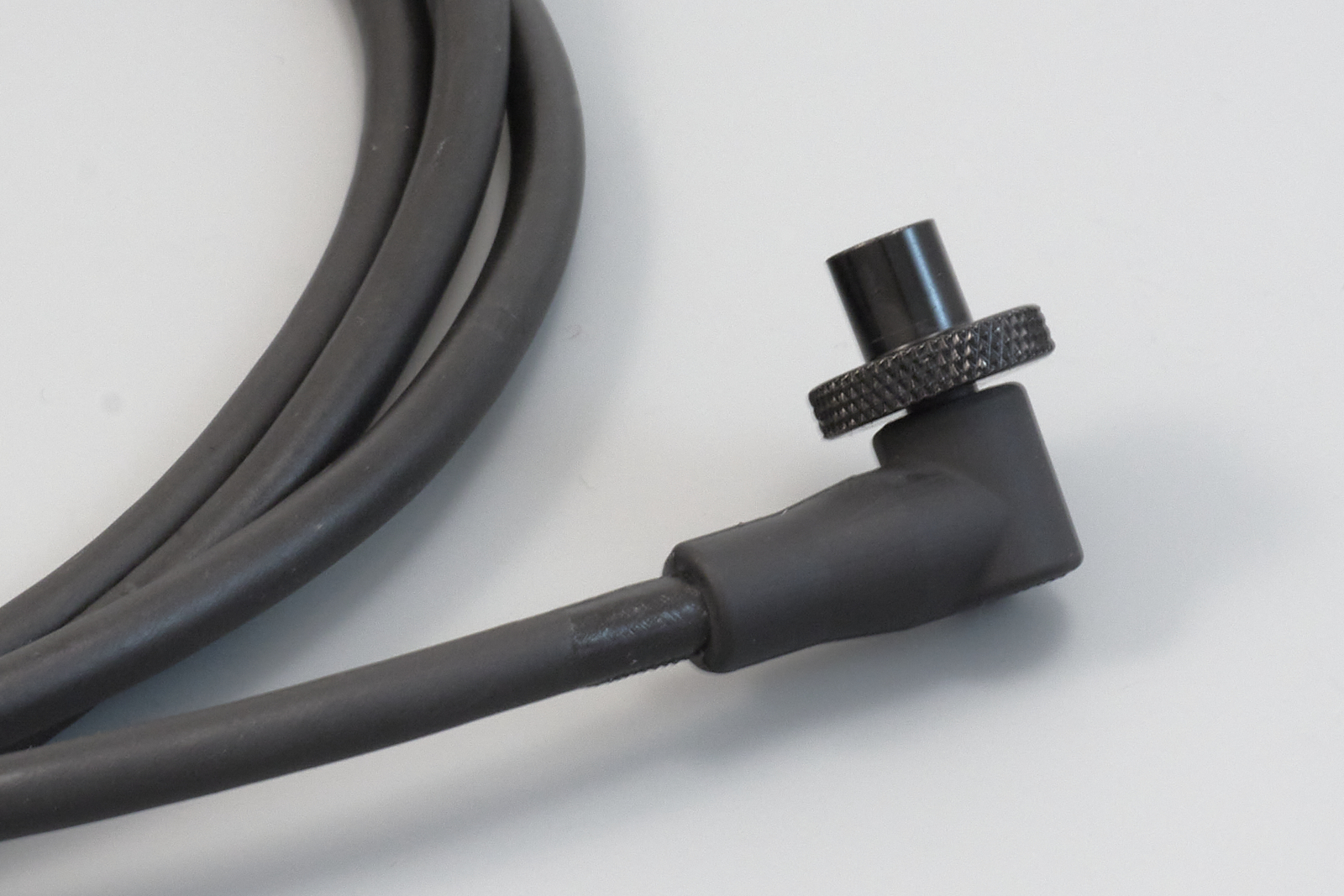 SupplyNet | DAGR J4 Power Cable, Right Angle, 135 degree,